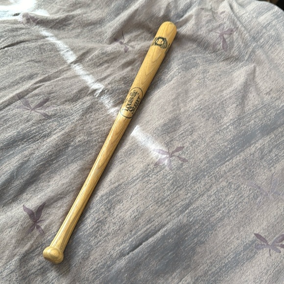 Louisville Slugger | Toys | Miniature Wood Louisville Slugger Baseball ...